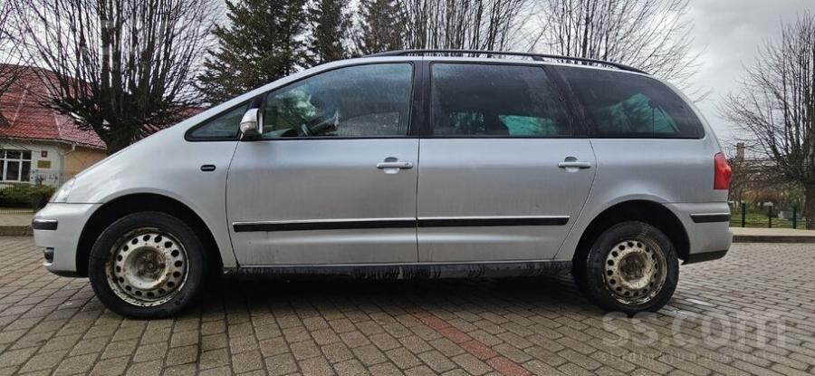 Pelēks Volkswagen Sharan 2005 Rīga, ar dzinēja tilpumu 1.90 L un nobraukumu 290 tūkst. km par 1400 €, foto 6 vietnē AUTOMOTO.COM.LV