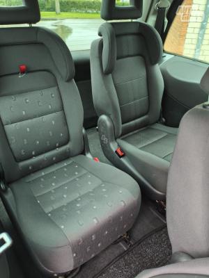 Pelēks Volkswagen Sharan 2005 Joniškis, ar dzinēja tilpumu 1.90 L un nobraukumu 239 tūkst. km par 2499 €, foto 7 vietnē AUTOMOTO.COM.LV