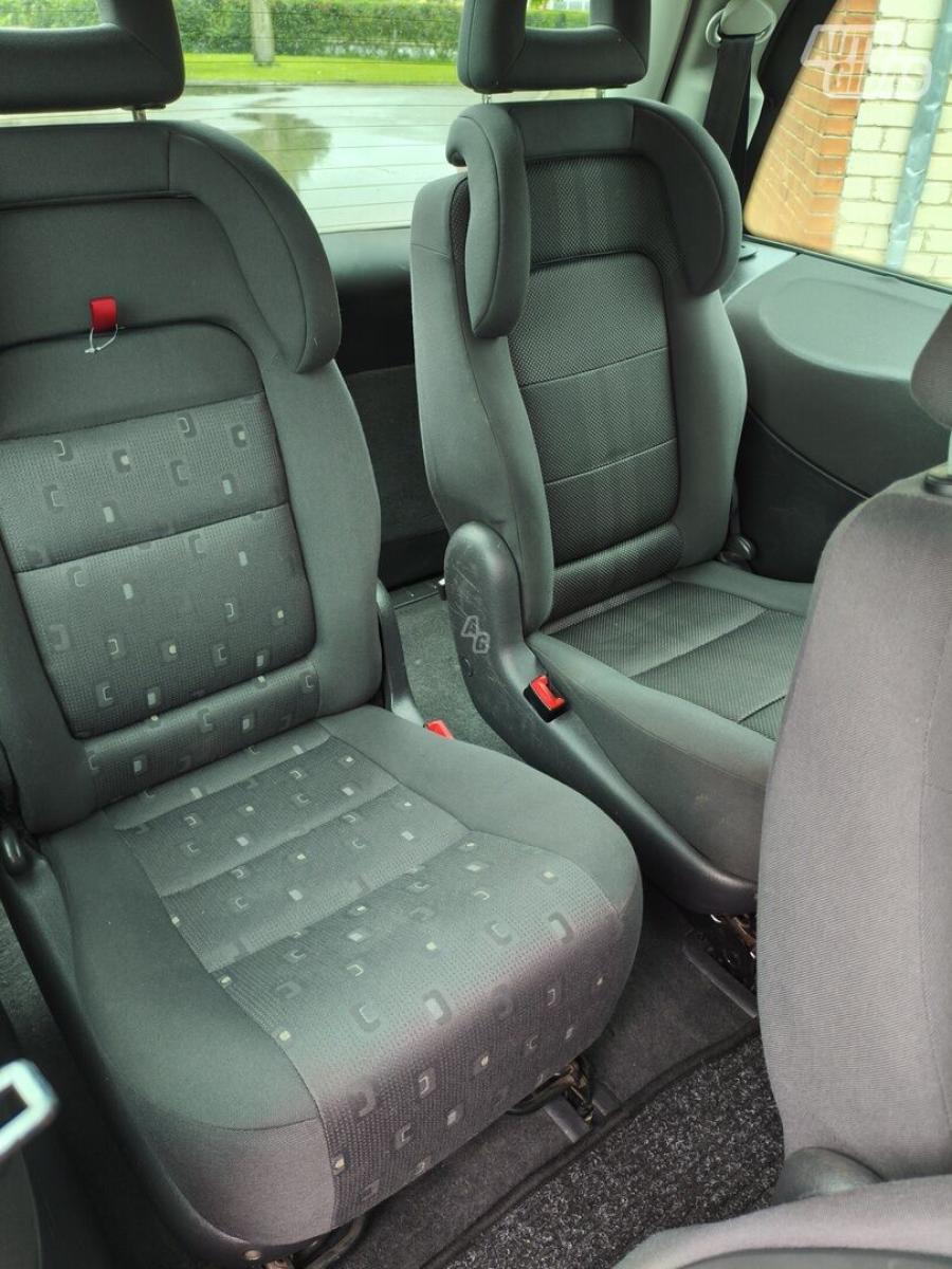 Pelēks Volkswagen Sharan 2005 Joniškis, ar dzinēja tilpumu 1.90 L un nobraukumu 239 tūkst. km par 2499 €, foto 7 vietnē AUTOMOTO.COM.LV