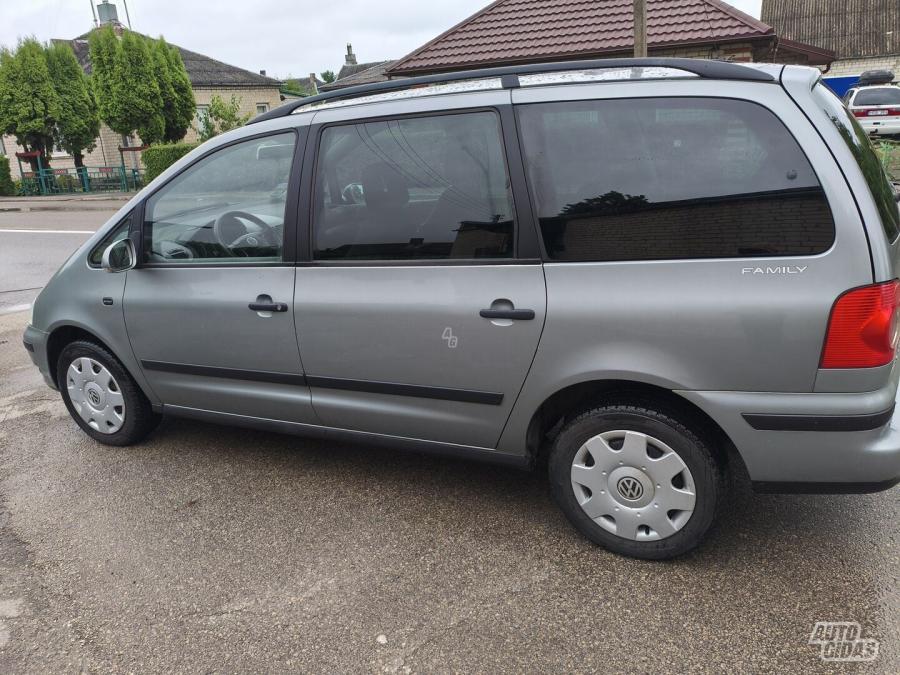 Pelēks Volkswagen Sharan 2005 Joniškis, ar dzinēja tilpumu 1.90 L un nobraukumu 239 tūkst. km par 2499 €, foto 13 vietnē AUTOMOTO.COM.LV