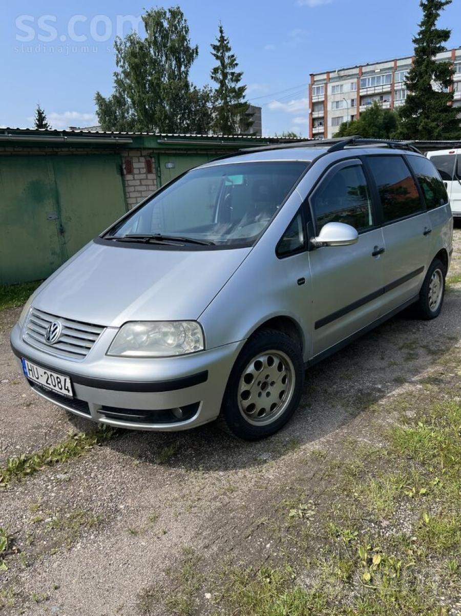 Pelēks Volkswagen Sharan 2005 Ludza, ar dzinēja tilpumu 1.90 L un nobraukumu 420 tūkst. km par 1100 €, foto 1 vietnē AUTOMOTO.COM.LV