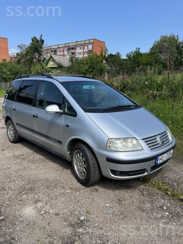 Grey Volkswagen Sharan 2005 in Ludza, with an engine capacity of 1.90 L and mileage of 420 thousand km for 1100 €, photo 2 on AUTOMOTO.COM.LV