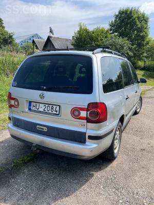 Pelēks Volkswagen Sharan 2005 Ludza, ar dzinēja tilpumu 1.90 L un nobraukumu 420 tūkst. km par 1100 €, foto 5 vietnē AUTOMOTO.COM.LV