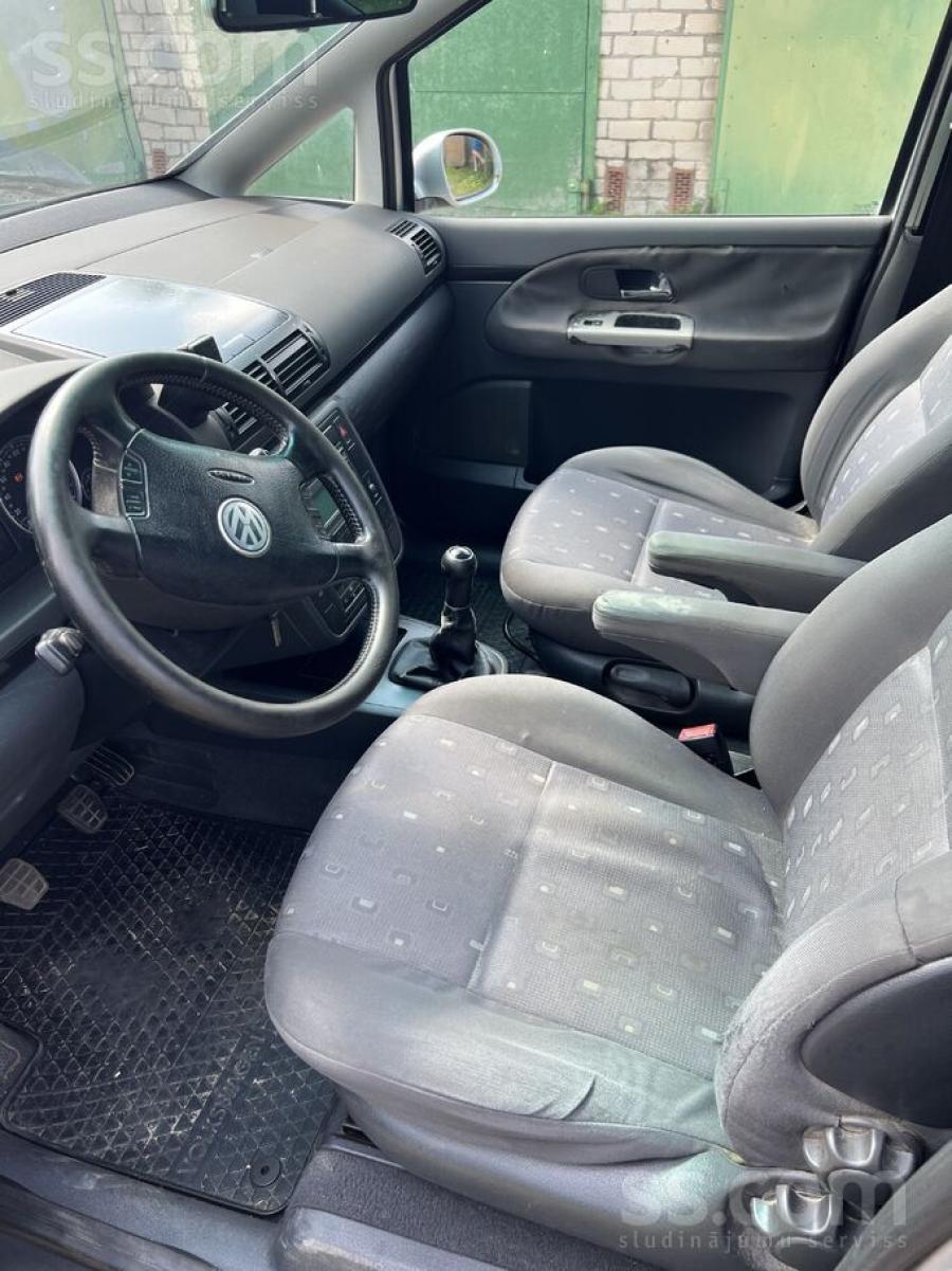 Pelēks Volkswagen Sharan 2005 Ludza, ar dzinēja tilpumu 1.90 L un nobraukumu 420 tūkst. km par 1100 €, foto 6 vietnē AUTOMOTO.COM.LV