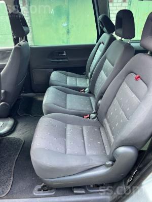 Pelēks Volkswagen Sharan 2005 Ludza, ar dzinēja tilpumu 1.90 L un nobraukumu 420 tūkst. km par 1100 €, foto 7 vietnē AUTOMOTO.COM.LV
