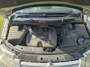 Grey Volkswagen Sharan 2005 in Siauliai, with an engine capacity of 1.90 L and mileage of 299 thousand km for 999 €, photo 5 on AUTOMOTO.COM.LV