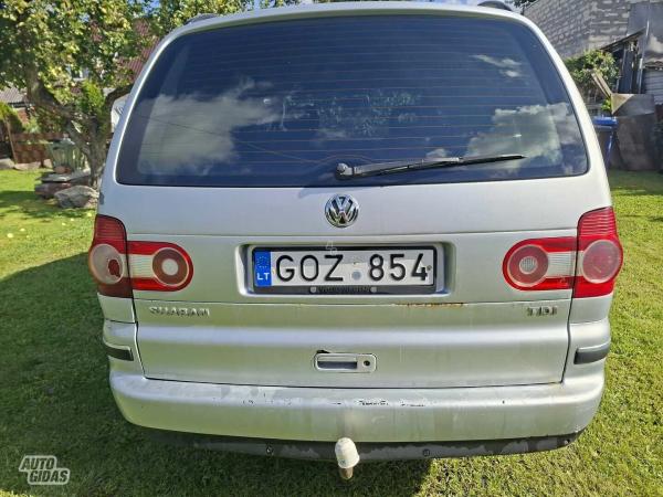 Grey Volkswagen Sharan 2005 in Siauliai, with an engine capacity of 1.90 L and mileage of 299 thousand km for 999 €, photo 5 on AUTOMOTO.COM.LV