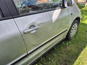 Grey Volkswagen Sharan 2005 in Siauliai, with an engine capacity of 1.90 L and mileage of 299 thousand km for 999 €, photo 12 on AUTOMOTO.COM.LV
