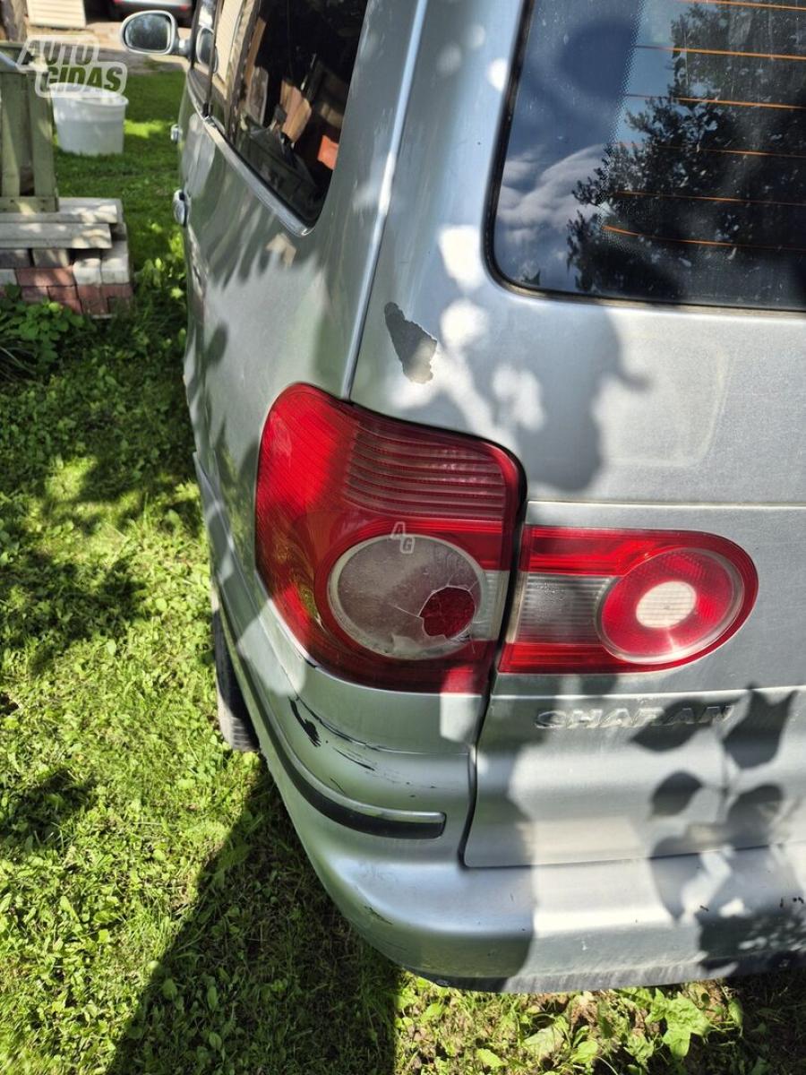 Grey Volkswagen Sharan 2005 in Siauliai, with an engine capacity of 1.90 L and mileage of 299 thousand km for 999 €, photo 13 on AUTOMOTO.COM.LV