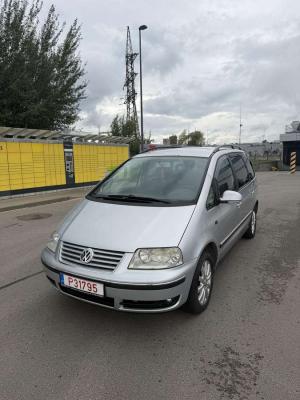 Volkswagen Sharan 2005 in Kaunas on AUTOMOTO.COM.LV Grey Volkswagen Sharan 2005 in Kaunas, with an engine capacity of 1.90 L and mileage of 425 thousand km for 899 β¬, photo 1 on AUTOMOTO.COM.LV