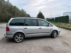 Pelēks Volkswagen Sharan 2005 Rīga, ar dzinēja tilpumu 1.90 L un nobraukumu 360 tūkst. km par 1600 €, foto 4 vietnē AUTOMOTO.COM.LV