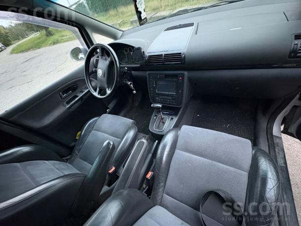 Pelēks Volkswagen Sharan 2005 Rīga, ar dzinēja tilpumu 1.90 L un nobraukumu 360 tūkst. km par 1600 €, foto 7 vietnē AUTOMOTO.COM.LV