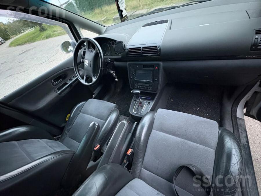 Pelēks Volkswagen Sharan 2005 Rīga, ar dzinēja tilpumu 1.90 L un nobraukumu 360 tūkst. km par 1600 €, foto 7 vietnē AUTOMOTO.COM.LV