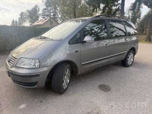 Pelēks Volkswagen Sharan 2005 Rēzekne, ar dzinēja tilpumu 1.90 L un nobraukumu 295 tūkst. km par 2250 €, foto 3 vietnē AUTOMOTO.COM.LV