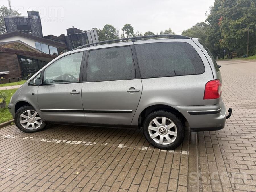 Pelēks Volkswagen Sharan 2005 Rēzekne, ar dzinēja tilpumu 1.90 L un nobraukumu 295 tūkst. km par 2250 €, foto 5 vietnē AUTOMOTO.COM.LV
