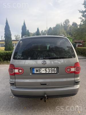 Pelēks Volkswagen Sharan 2005 Rēzekne, ar dzinēja tilpumu 1.90 L un nobraukumu 295 tūkst. km par 2250 €, foto 8 vietnē AUTOMOTO.COM.LV