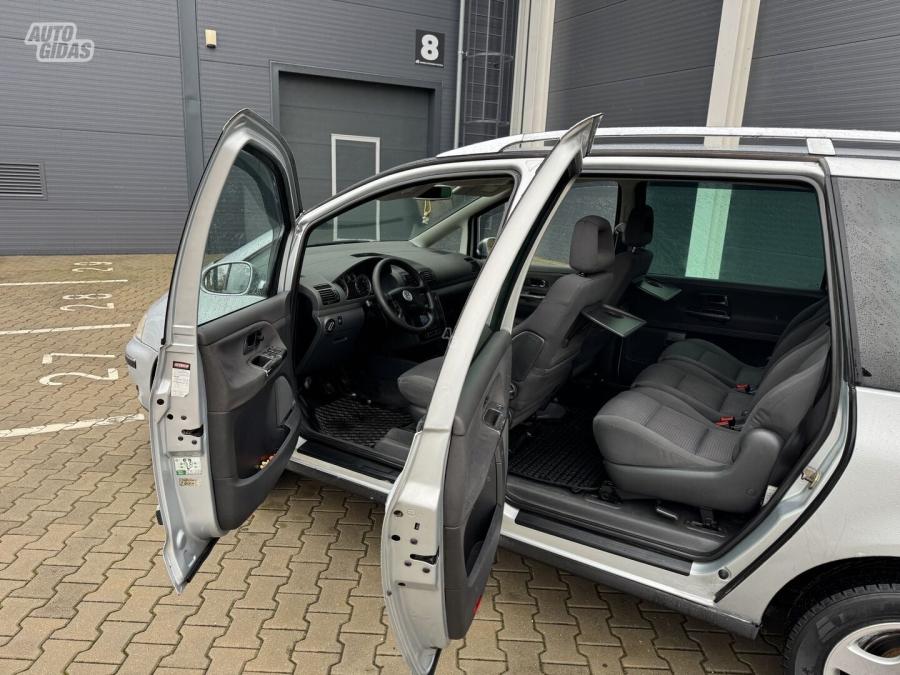 Pelēks Volkswagen Sharan 2005 Kauņa, ar dzinēja tilpumu 1.90 L un nobraukumu 0 tūkst. km par 2350 €, foto 21 vietnē AUTOMOTO.COM.LV