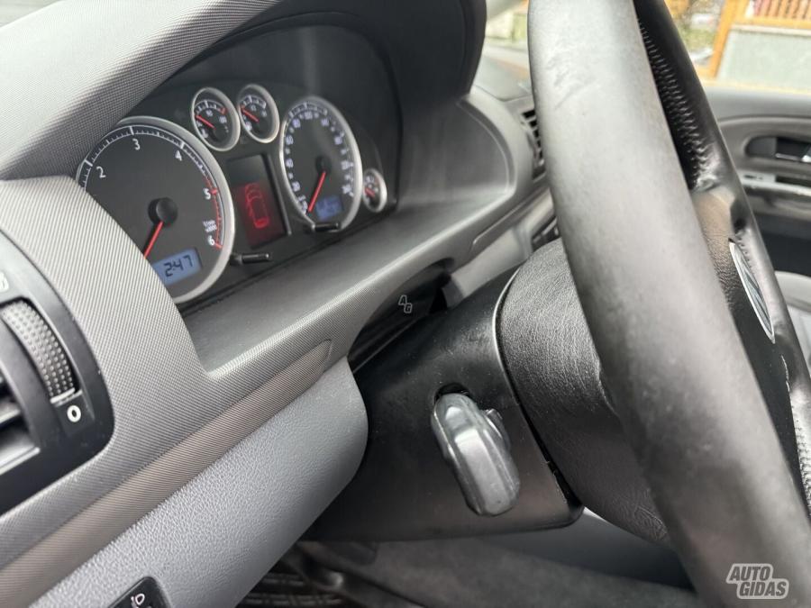 Pelēks Volkswagen Sharan 2005 Kauņa, ar dzinēja tilpumu 1.90 L un nobraukumu 0 tūkst. km par 2350 €, foto 29 vietnē AUTOMOTO.COM.LV