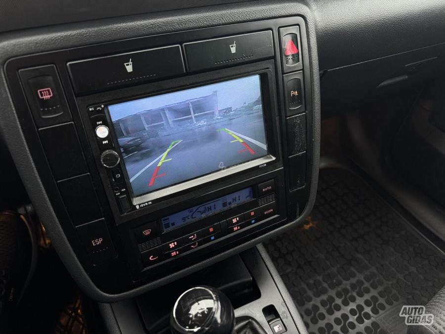 Pelēks Volkswagen Sharan 2005 Kauņa, ar dzinēja tilpumu 1.90 L un nobraukumu 0 tūkst. km par 2350 €, foto 30 vietnē AUTOMOTO.COM.LV