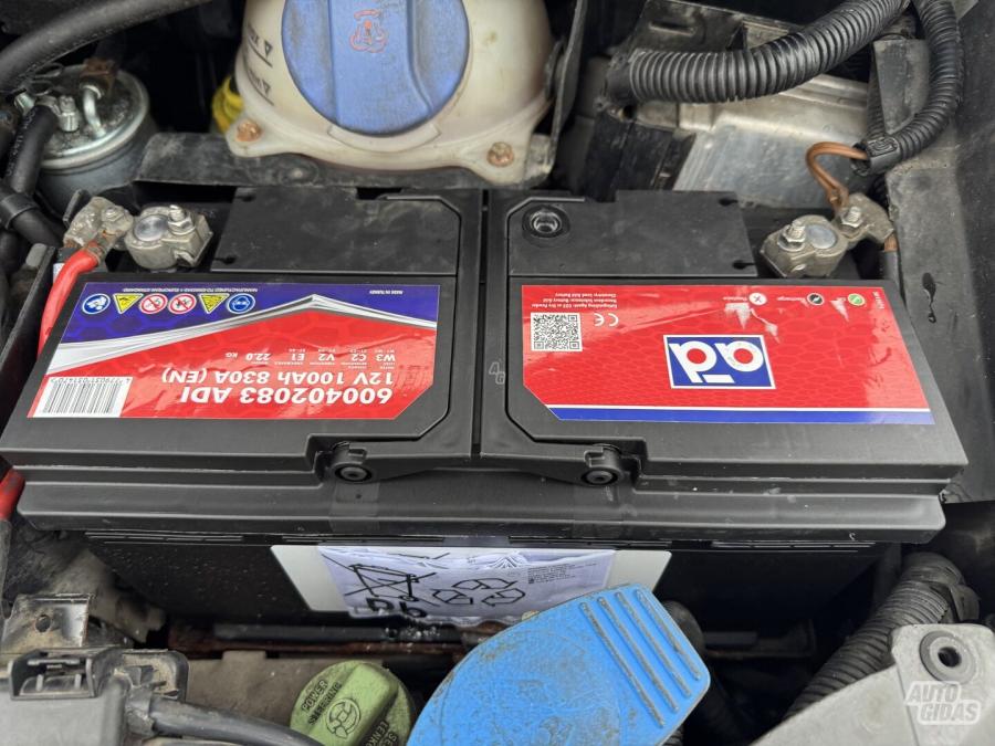 Pelēks Volkswagen Sharan 2005 Kauņa, ar dzinēja tilpumu 1.90 L un nobraukumu 0 tūkst. km par 2350 €, foto 32 vietnē AUTOMOTO.COM.LV