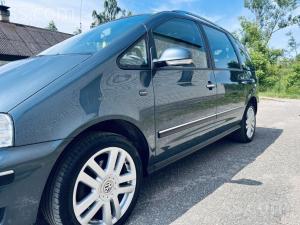Pelēks Volkswagen Sharan 2006 Daugavpils, ar dzinēja tilpumu 1.90 L un nobraukumu 272 tūkst. km par 4199 €, foto 9 vietnē AUTOMOTO.COM.LV