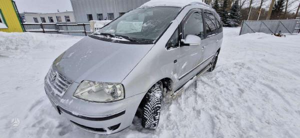Grey Volkswagen Sharan 2006 in Elektrenai, with an engine capacity of 1.97 L and mileage of 256 thousand km for 2500 €, photo 1 on AUTOMOTO.COM.LV
