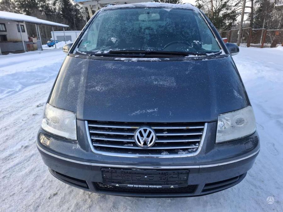 Pelēks Volkswagen Sharan 2006 Utena, ar dzinēja tilpumu 1.97 L un nobraukumu 295 tūkst. km par 2650 €, foto 2 vietnē AUTOMOTO.COM.LV