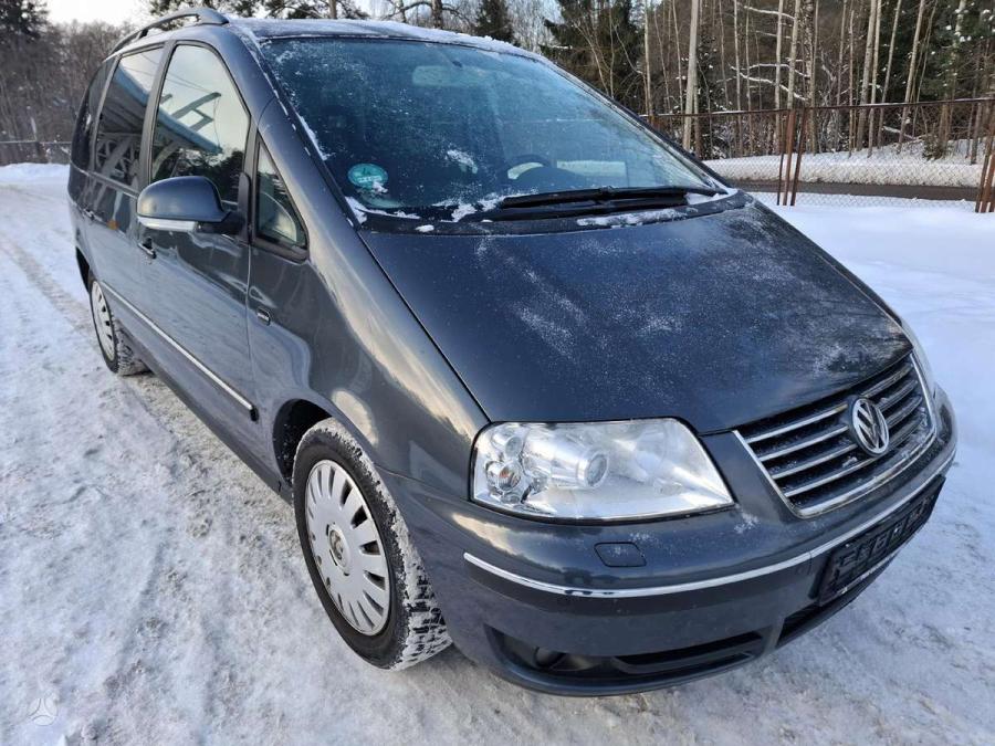 Pelēks Volkswagen Sharan 2006 Utena, ar dzinēja tilpumu 1.97 L un nobraukumu 295 tūkst. km par 2650 €, foto 4 vietnē AUTOMOTO.COM.LV