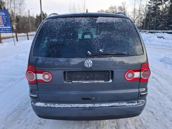 Grey Volkswagen Sharan 2006 in Utena, with an engine capacity of 1.97 L and mileage of 295 thousand km for 2650 €, photo 7 on AUTOMOTO.COM.LV