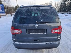 Pelēks Volkswagen Sharan 2006 Utena, ar dzinēja tilpumu 1.97 L un nobraukumu 295 tūkst. km par 2650 €, foto 7 vietnē AUTOMOTO.COM.LV