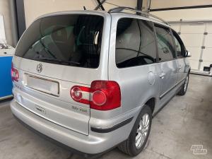 Grey Volkswagen Sharan 2006 in Sirvintos, with an engine capacity of 2.00 L and mileage of 283 thousand km for 2999 €, photo 3 on AUTOMOTO.COM.LV