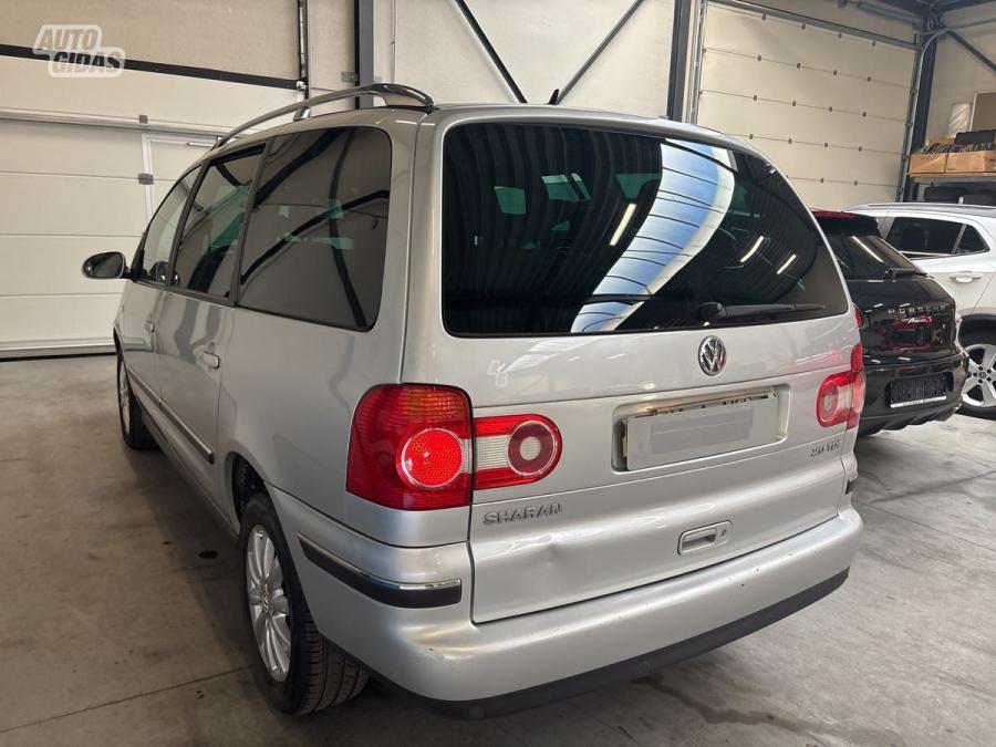 Grey Volkswagen Sharan 2006 in Sirvintos, with an engine capacity of 2.00 L and mileage of 283 thousand km for 2999 €, photo 5 on AUTOMOTO.COM.LV