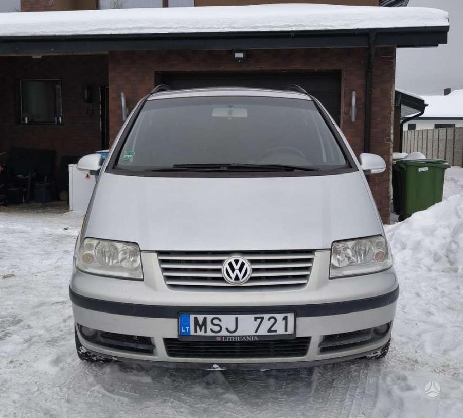 Pelēks Volkswagen Sharan 2006 Kauņa, ar dzinēja tilpumu 1.97 L un nobraukumu 330 tūkst. km par 2150 €, foto 2 vietnē AUTOMOTO.COM.LV