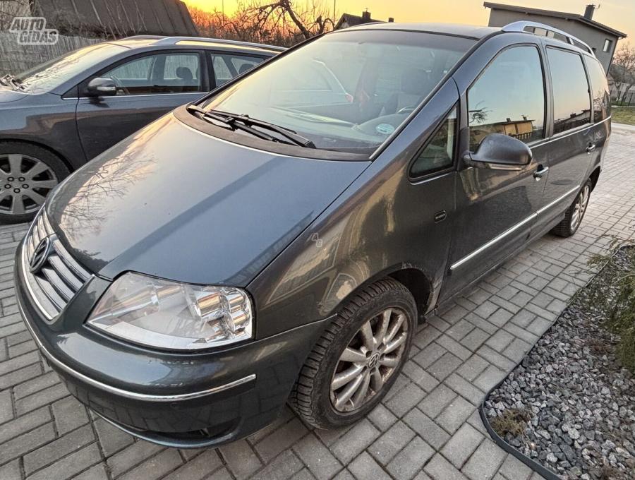 Pelēks Volkswagen Sharan 2006 Kauņa, ar dzinēja tilpumu 1.90 L un nobraukumu 314 tūkst. km par 1500 €, foto 3 vietnē AUTOMOTO.COM.LV