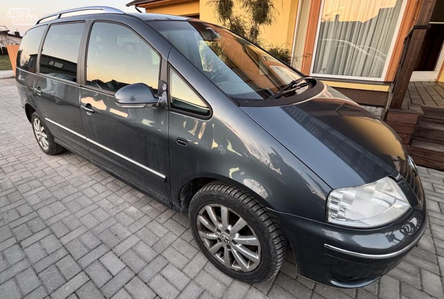 Pelēks Volkswagen Sharan 2006 Kauņa, ar dzinēja tilpumu 1.90 L un nobraukumu 314 tūkst. km par 1500 €, foto 4 vietnē AUTOMOTO.COM.LV