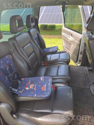 Grey Volkswagen Sharan 2006 in Jekabpils, with an engine capacity of 1.90 L and mileage of 376 thousand km for 2450 €, photo 10 on AUTOMOTO.COM.LV