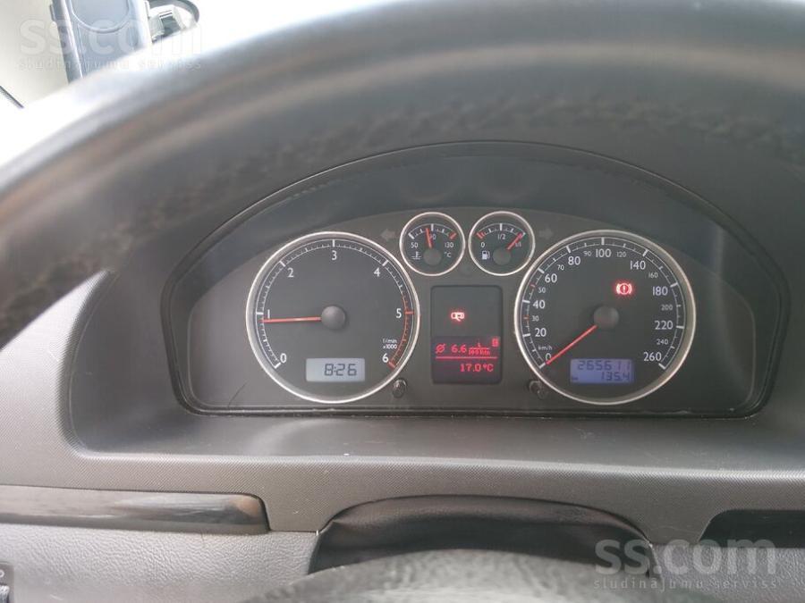 Pelēks Volkswagen Sharan 2006 Rīga, ar dzinēja tilpumu 1.90 L un nobraukumu 266 tūkst. km par 2666 €, foto 6 vietnē AUTOMOTO.COM.LV