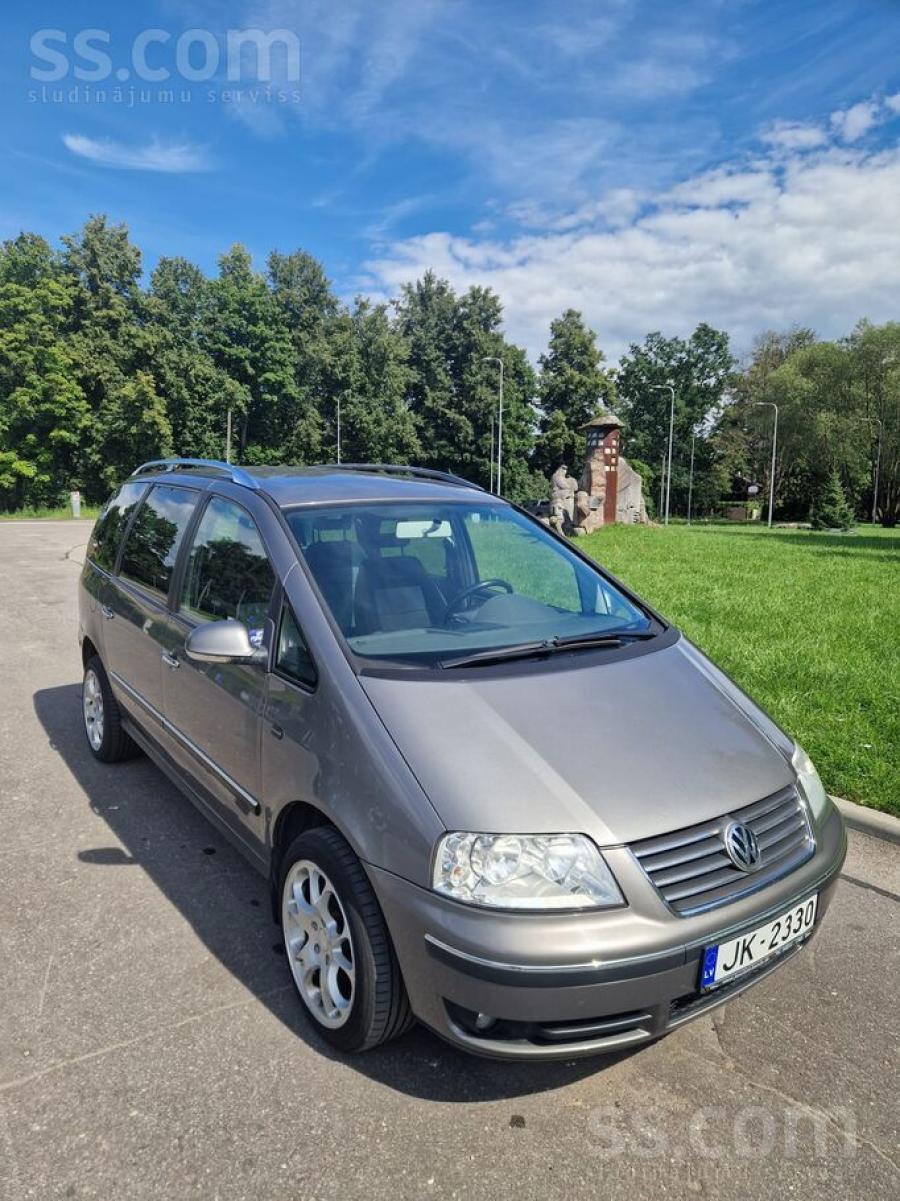 Grey Volkswagen Sharan 2006 in Riga, with an engine capacity of 2.00 L and mileage of 294 thousand km for 2550 €, photo 1 on AUTOMOTO.COM.LV