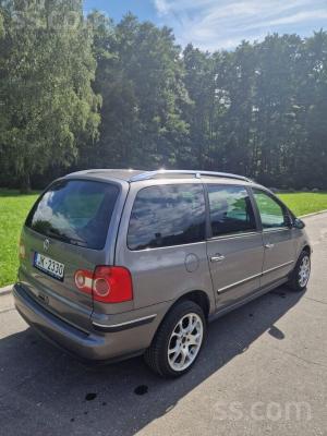 Grey Volkswagen Sharan 2006 in Riga, with an engine capacity of 2.00 L and mileage of 294 thousand km for 2550 €, photo 4 on AUTOMOTO.COM.LV