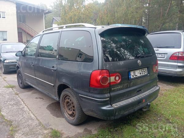 Volkswagen Sharan 2006 in Riga on AUTOMOTO.COM.LV Grey Volkswagen Sharan 2006 in Riga, with an engine capacity of 1.90 L and mileage of 378 thousand km for 1810 €, photo 4 on AUTOMOTO.COM.LV