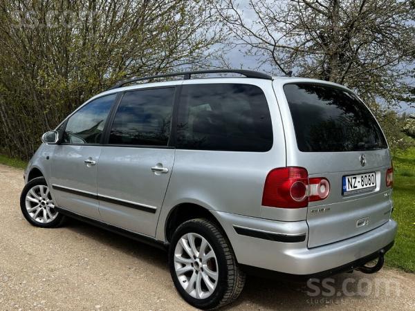 Pelēks Volkswagen Sharan 2007 Gulbene, ar dzinēja tilpumu 2.00 L un nobraukumu 288 tūkst. km par 15500 €, foto 3 vietnē AUTOMOTO.COM.LV