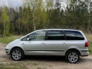 Grey Volkswagen Sharan 2007 in Gulbene, with an engine capacity of 2.00 L and mileage of 288 thousand km for 15500 €, photo 6 on AUTOMOTO.COM.LV