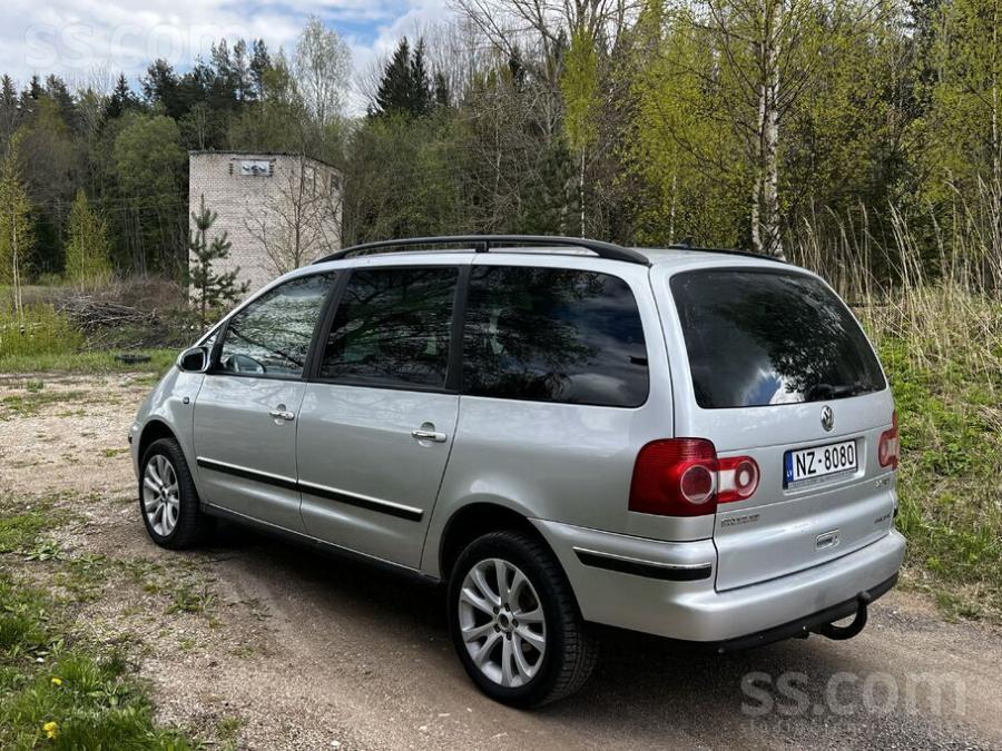 Grey Volkswagen Sharan 2007 in Gulbene, with an engine capacity of 2.00 L and mileage of 288 thousand km for 15500 €, photo 7 on AUTOMOTO.COM.LV