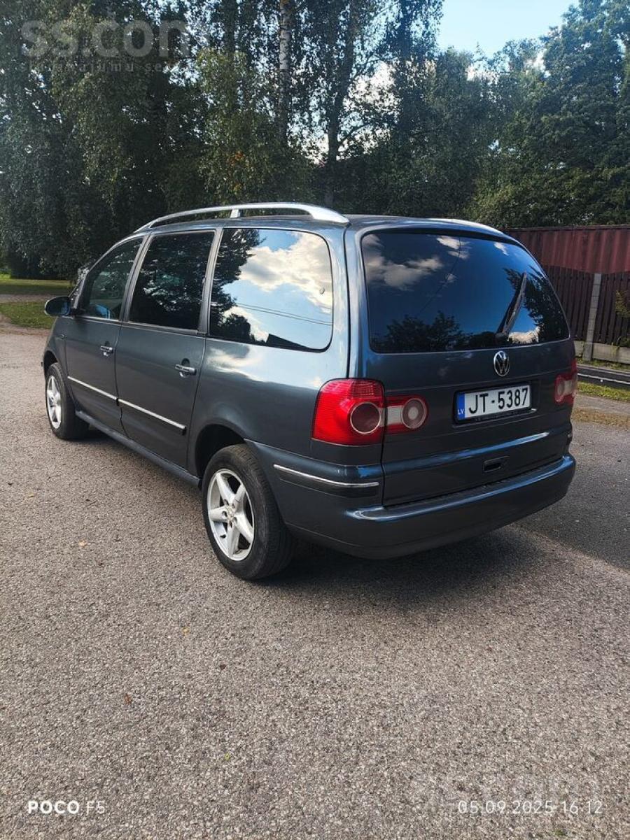Pelēks Volkswagen Sharan 2007 Rīga, ar dzinēja tilpumu 1.90 L un nobraukumu 243 tūkst. km par 2995 €, foto 3 vietnē AUTOMOTO.COM.LV