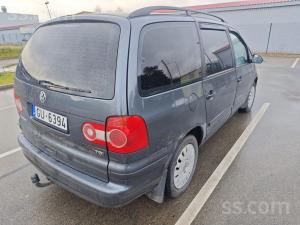 Grey Volkswagen Sharan 2007 in Riga, with an engine capacity of 1.90 L and mileage of 287 thousand km for 1750 €, photo 4 on AUTOMOTO.COM.LV