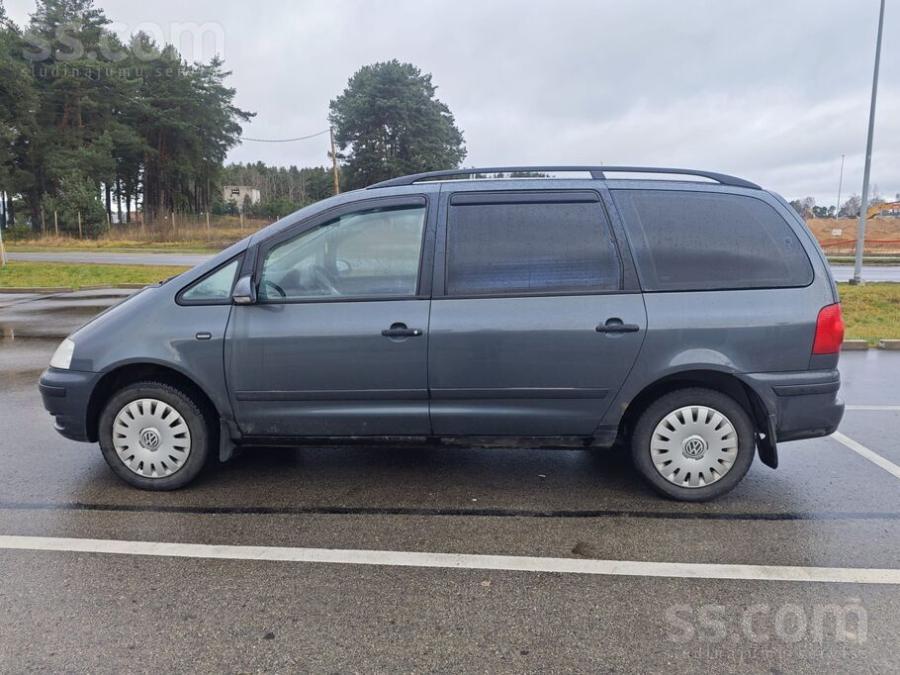 Grey Volkswagen Sharan 2007 in Riga, with an engine capacity of 1.90 L and mileage of 287 thousand km for 1750 €, photo 5 on AUTOMOTO.COM.LV