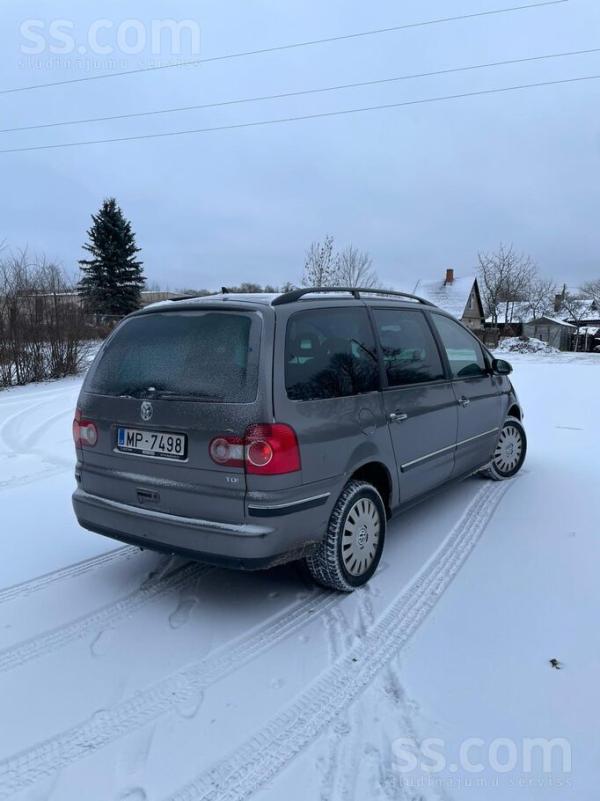 Grey Volkswagen Sharan 2007 in Madona, with an engine capacity of 1.90 L and mileage of 487 thousand km for 1200 €, photo 3 on AUTOMOTO.COM.LV