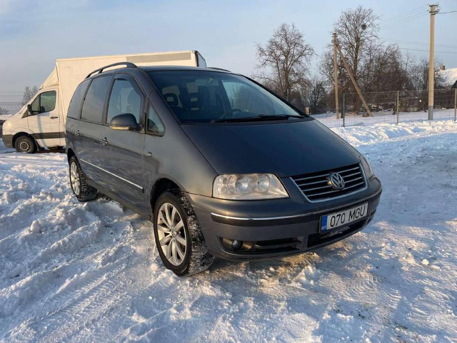 Grey Volkswagen Sharan 2007 in Kaunas, with an engine capacity of 1.90 L and mileage of 432 thousand km for 1700 €, photo 2 on AUTOMOTO.COM.LV