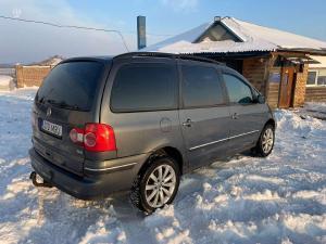 Grey Volkswagen Sharan 2007 in Kaunas, with an engine capacity of 1.90 L and mileage of 432 thousand km for 1700 €, photo 3 on AUTOMOTO.COM.LV