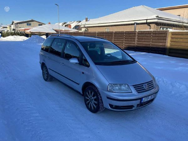 Grey Volkswagen Sharan 2007 in Vilnius, with an engine capacity of 1.90 L and mileage of 230 thousand km for 3200 €, photo 1 on AUTOMOTO.COM.LV